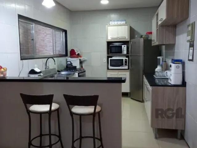 Casa com 4 dormitórios no bairro Vila Nova