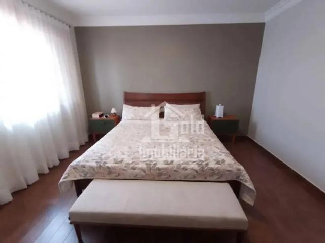 Casa com 4 dormitórios para alugar, 340m² no bairro Alto da Boa Vista