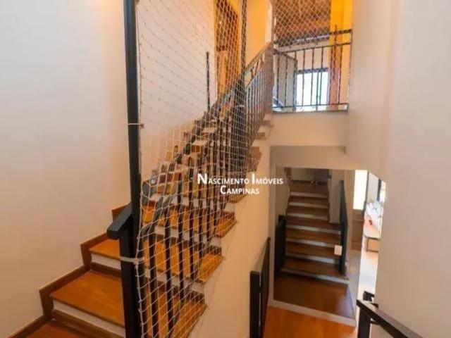 Casa com 4 dormitórios sendo 3 suítes à venda, 330 m² por R$ 2.990.000