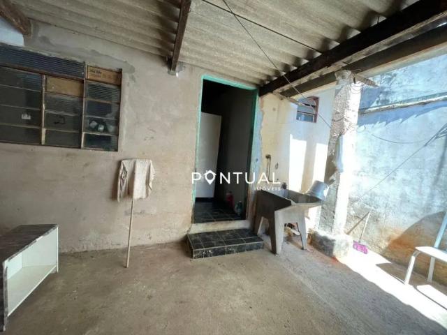 Casa com 4 dormitórios à venda por R$ 350.000,00 Conjunto Habitacional Vila dos Comerciários II