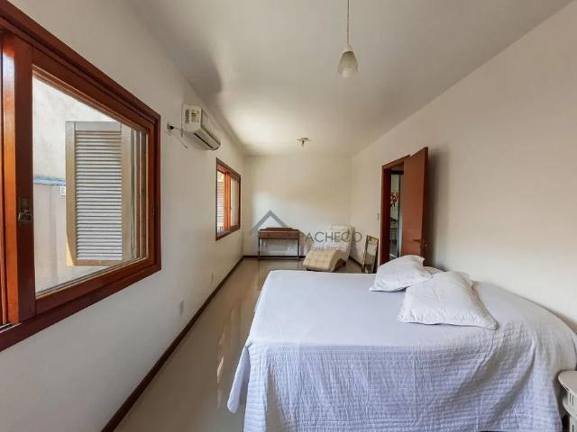 Casa com 4 dormitórios à venda, 200 m² por R$ 950.000,00 São Lucas Viamão/RS
