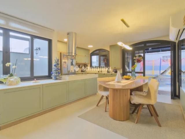 Casa com 4 dormitórios à venda, 466m² Estreito Florianópolis/SC