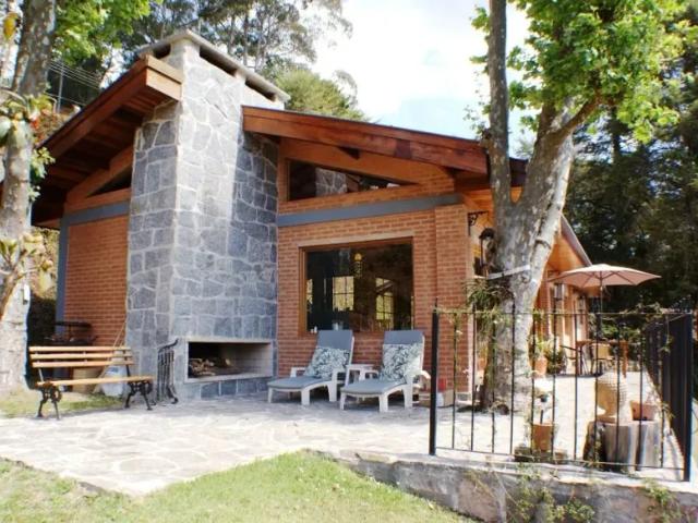 Casa com 4 dormitórios à venda, 400 m² por R$ 2.500.000,00 Descansópolis Campos do Jordão/SP