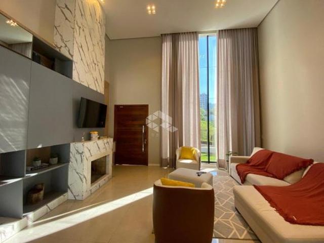 CASA COM 4 DORMITÓRIO, SENDO 3 SUITES, EM SANTA CRUZ DO SUL!
