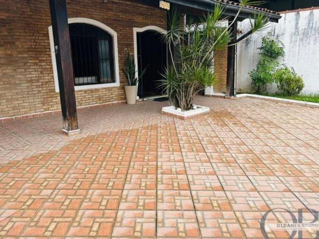 CASA COM 4 DORMITÓRIOS MAIS EDÍCULA E ÁREA GOURMET NO ITAGUÁ