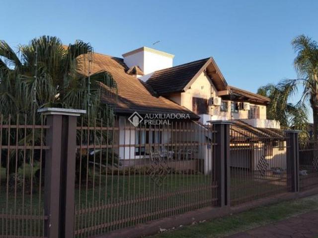 Casa com 4 dormitórios mobiliada, sendo 2 suítes e 5 banheiros em Santo Ângelo, 4 terrenos, poço art
