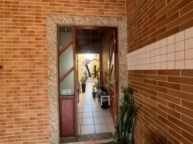 Casa com 4 dormitórios na Ocian em Praia Grande