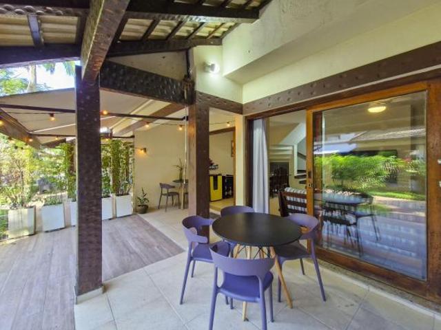 Casa com 4 dormitórios na Riviera de São Lourenço em condomínio