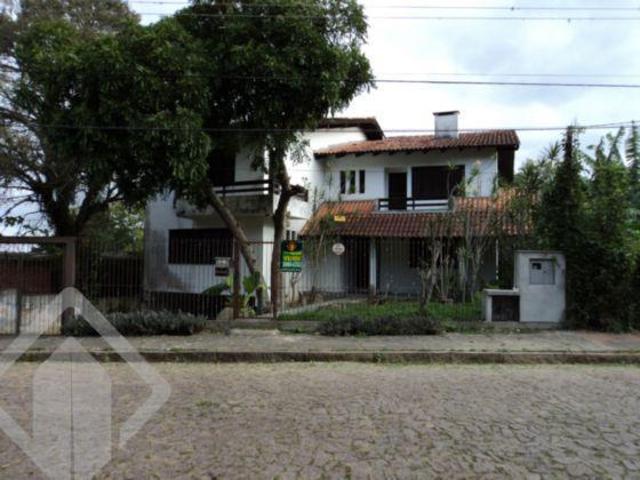 Casa com 4 dormitórios no bairro Tristeza