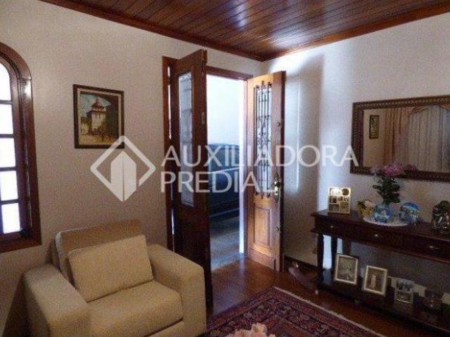 Casa com 4 dormitórios no bairro Tristeza