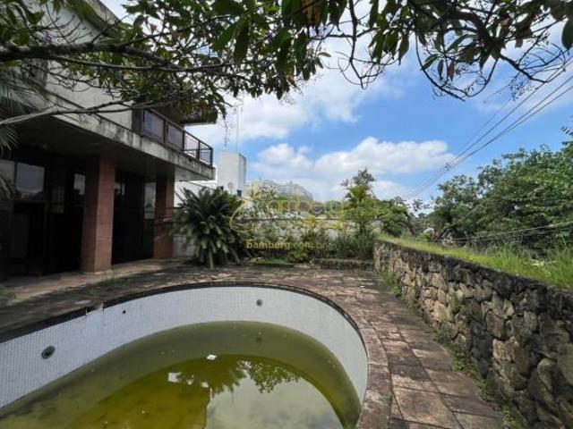 Casa Com 4 Dormitórios No Jardim Guedala. Oportunidade Incrível Para Retrofit! Um Achado!