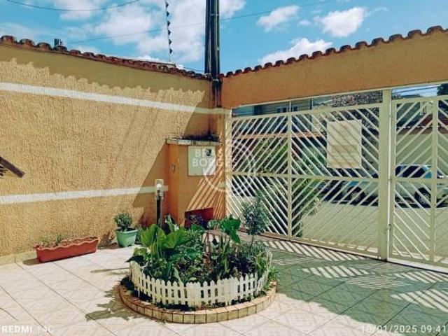 Casa com 4 dormitórios no Wanel Ville