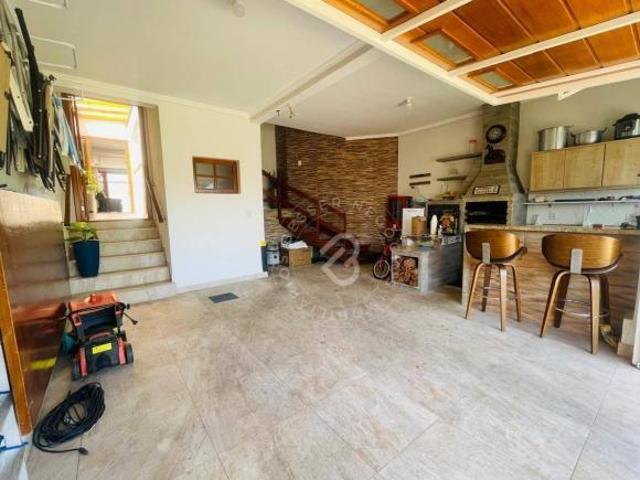Casa com 4 dormitórios à venda, 130 m² por R$ 590.000,00 Lomba da Palmeira Sapucaia do Sul/RS