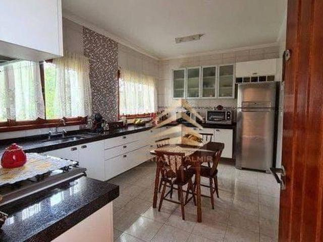 Casa à Venda Próxima ao Centro de Guarulhos | 4 Dormitórios, Suíte, Área Gourmet e 4 Vagas
