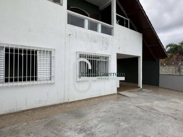 Casa com 4 dormitórios à venda, 185 m² por R$ 600.000,00 Estância São José Peruíbe/SP