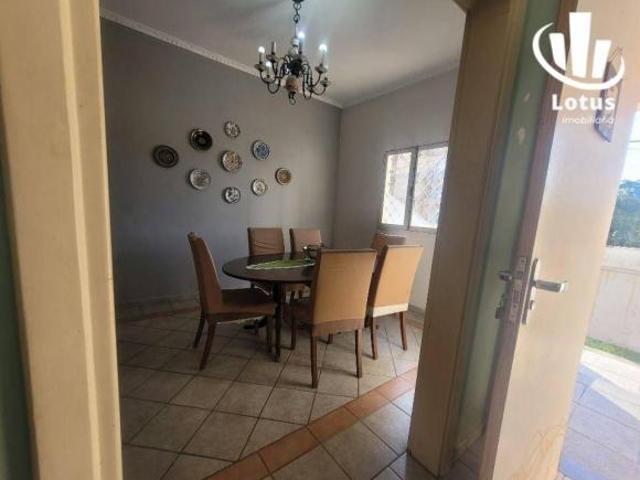 Casa com 4 dormitórios à venda, 186 m² Centro Jaguariúna/SP