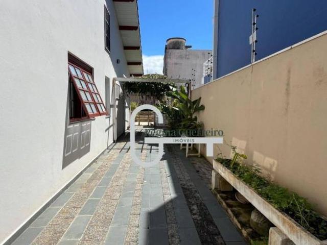 Casa com 4 dormitórios à venda, 186 m² por R$ 790.000,00 Cidade Nova Peruibe Peruíbe/SP