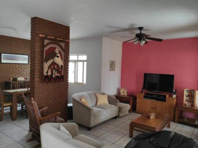 Casa com 4 dormitórios à venda, 180 m² por R$ 650.000,00 Jardim Pereira do Amparo Jacareí/SP