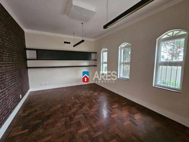 Casa com 4 dormitórios à venda, 197 m² por R$ 790.000,00 Vila Santa Maria Americana/SP
