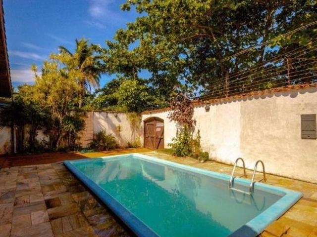 Casa com 4 dormitórios à venda, 198 m² por R$ 840.000,00 Praia de Pernambuco Guarujá/SP