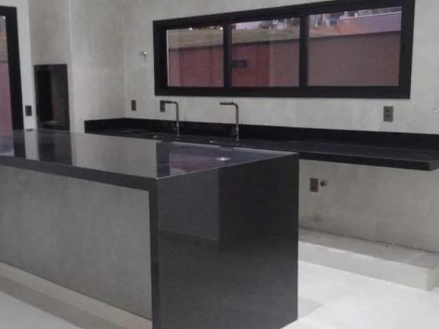 Casa com 4 dormitórios à venda, 205m² por R$ 1.500.000 – Condomínio Villa Verona –