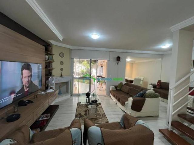 Casa com 4 dormitórios à venda, 200 m² por R$ 1.950.000,00 Tamboré Santana de Parnaíba/SP