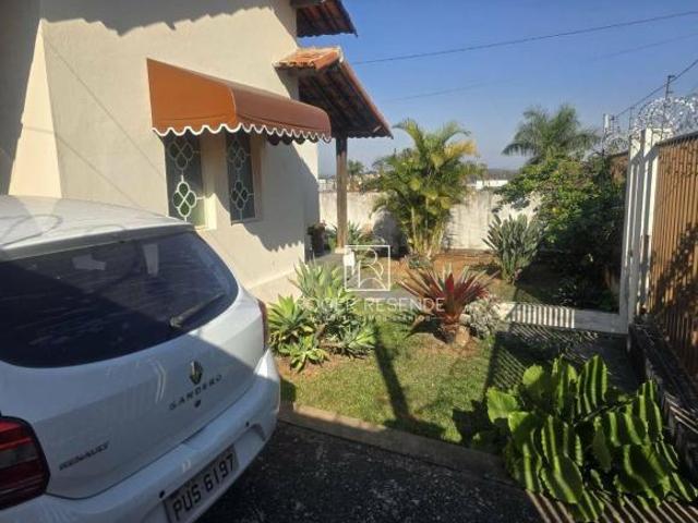 Casa com 4 dormitórios à venda, 200 m² por R$ 800.000,00 Guarujá Betim/MG