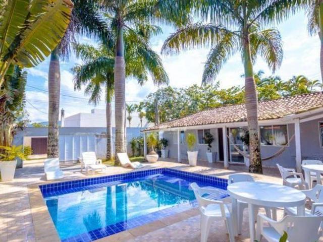 Casa com 4 dormitórios à venda, 200 m² por R$ 960.000,00 Praia de Pernambuco Guarujá/SP