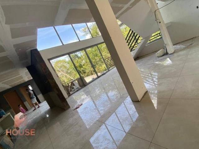 Casa com 4 dormitórios à venda, 214 m² por R$ 2.500.000,00 Condomínio Reserva Ibirapitanga Santa