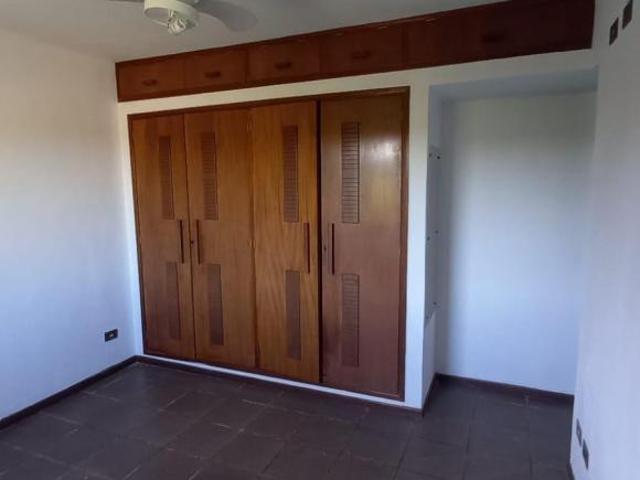 Casa com 4 dormitórios à venda, 215 m² Clube dos 50