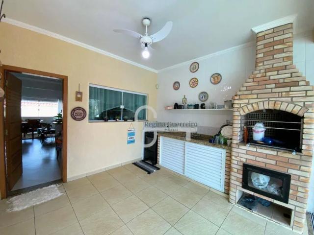 Casa com 4 dormitórios à venda, 219 m² por R$ 900.000,00 Estância Balneária Maria Helena Novaes