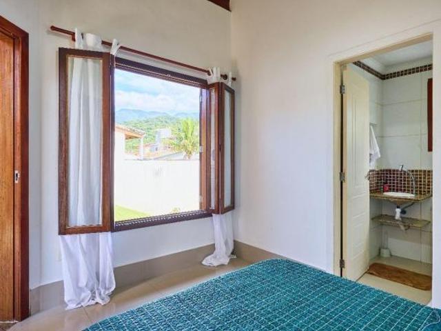 Casa com 4 dormitórios à venda, 210 m² por R$ 1.600.000 Horto Florestal Ubatuba/SP