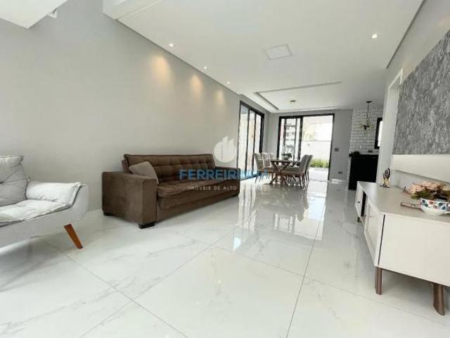 Casa com 4 dormitórios à venda, 210 m² por R$ 2.100.000,00 Urbanova São José