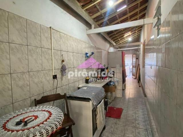 Casa com 4 dormitórios à venda, 210 m² por R$ 485.000,00 Jardim São Judas Tadeu São José dos Cam
