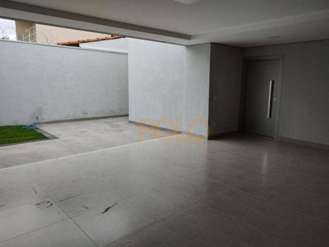 Casa com 4 dormitórios à venda, 210 m² por R$ 950.000,00 Cidade Jardim Uberlândia/MG
