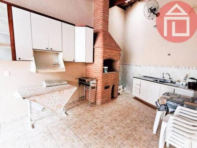 Casa com 4 dormitórios à venda, 213 m² por R$ 850.000,00 Vila Aparecida Bragança Paulista/SP