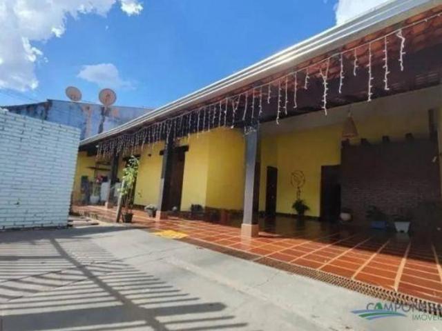 Casa com 4 dormitórios à venda, 226 m² por R$ 740.000,00 Champagnat Londrina/PR
