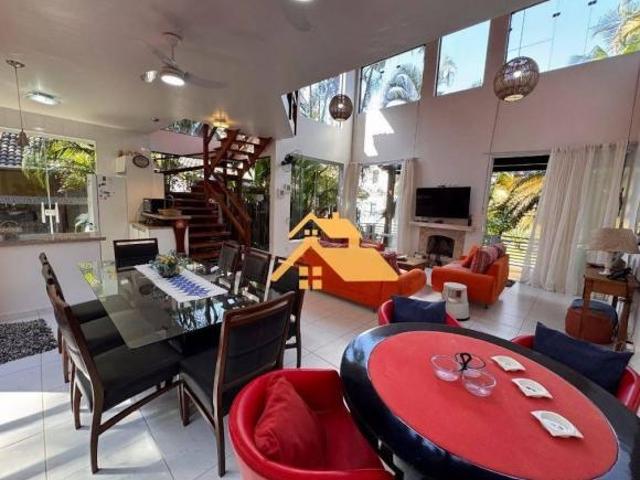 Casa com 4 dormitórios à venda, 220 m² por R$ 2.950.000,00 Praia de Maresias São Sebastião/SP