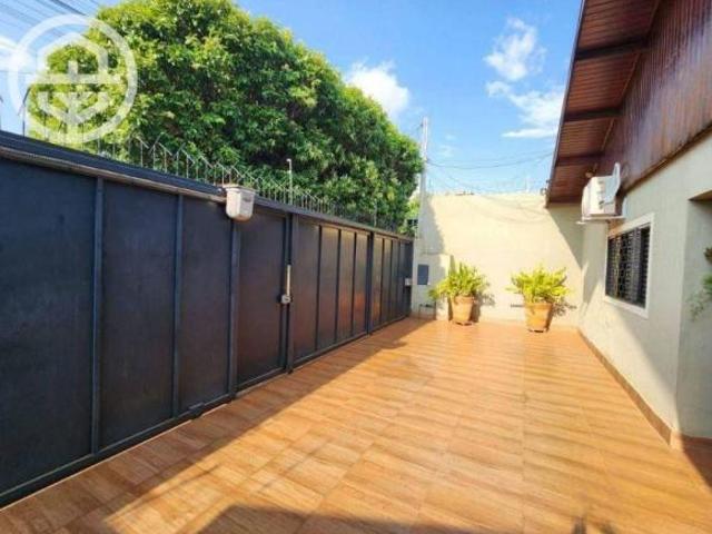 Casa com 4 dormitórios à venda, 237 m² por R$ 790.000,00 Jardim Universitário Barretos/SP