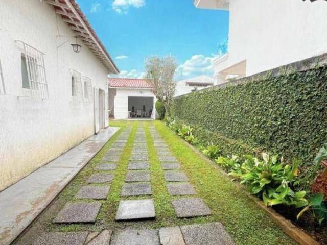 Casa com 4 dormitórios à venda, 230 m² por R$ 1.300.000,00 Acapulco Guarujá/SP