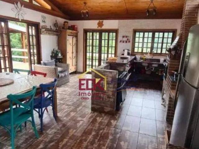 Casa com 4 dormitórios à venda, 230 m² por R$ 715.000,00 Parque monterei Campos do Jordão/SP