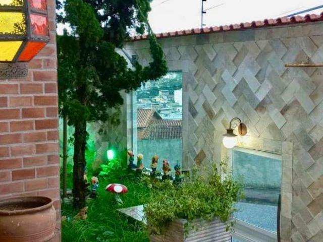 Casa com 4 dormitórios à venda, 246 m² por R$ 980.000,00 Bom Clima Juiz de Fora/MG