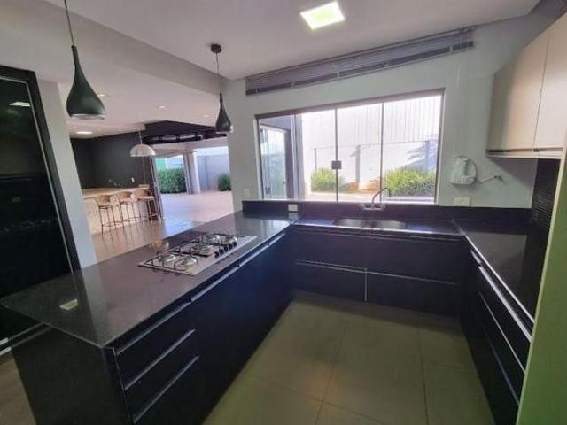 Casa com 4 dormitórios à venda, 249 m² por R$ 3.200.000,00 Condomínio Sun Lake Residence Londrin