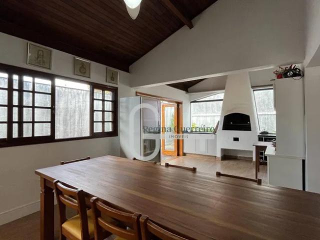 Casa com 4 dormitórios à venda, 249 m² por R$ 900.000,00 Estância São José Peruíbe/SP