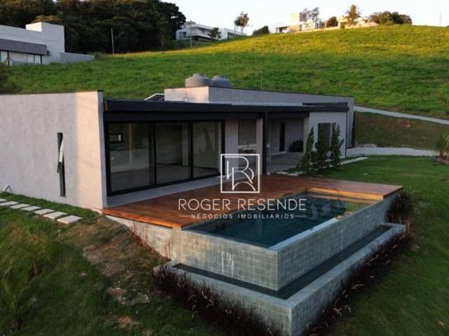Casa com 4 dormitórios à venda, 240 m² por R$ 2.200.000,00 Condomínio Valle da Serra Betim/MG