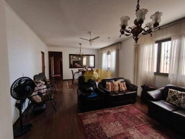 Casa com 4 quartos à venda, 240 m² por R$ 680.000 Centro Rio Claro/SP