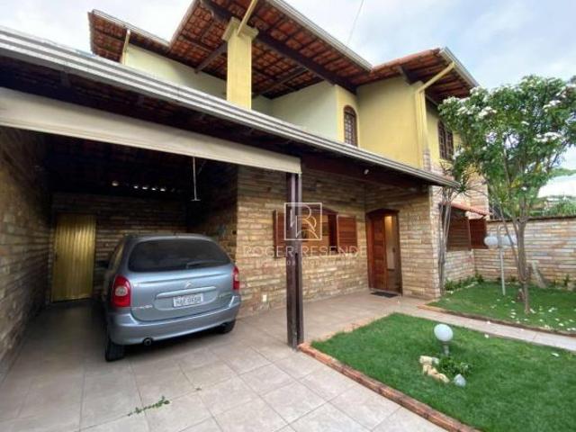 Casa com 4 dormitórios à venda, 240 m² por R$ 1.100.000,00 Ingá Betim/MG