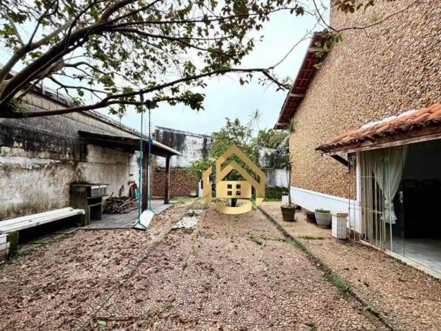 Casa com 4 dormitórios à venda, 242 m² por R$ 650.000,00 Praia da Enseada Guarujá/SP