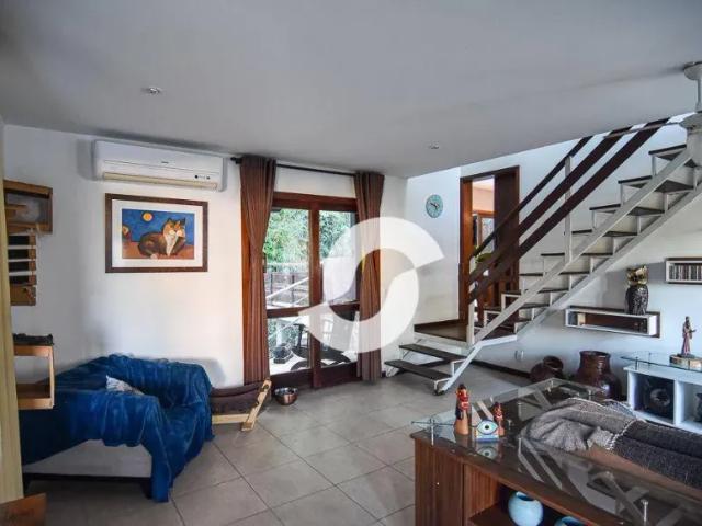 Casa com 4 dormitórios à venda, 254 m² por R$ 850.000,00 Vila Progresso Niterói/RJ