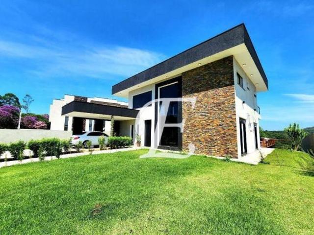 Casa com 4 dormitórios à venda, 250 m² por R$ 2.590.000,00 Serra da Cantareira Mairiporã/SP